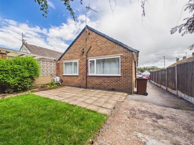 2 bedroom bungalow for sale in Maycroft Gardens, Nottingham, Nottinghamshire, NG3