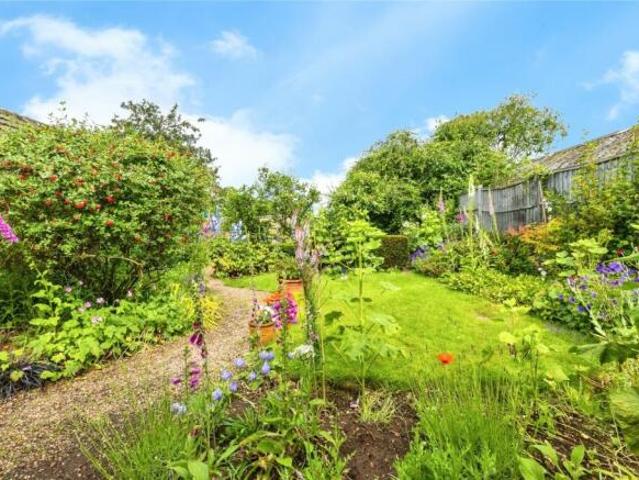 2 bedroom bungalow for sale in Manor Road, North Hykeham, Lincoln, Lincolnshire, LN6
