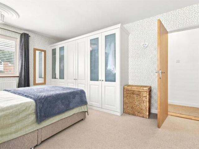 2 bedroom bungalow for sale in Maplin Way, Thorpe Bay, Essex, SS1