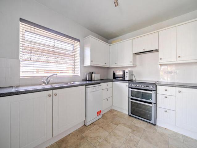 2 bedroom bungalow for sale in Melrose Crescent, Orpington, Kent, BR6