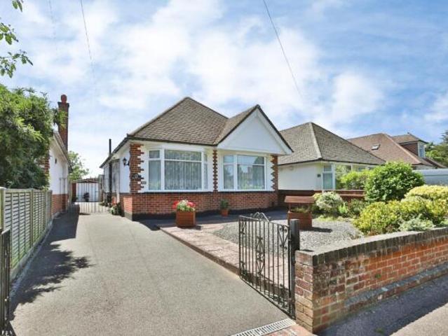 2 bedroom bungalow for sale in Muscliffe Lane, MUSCLIFF, Bournemouth, Dorset, BH9