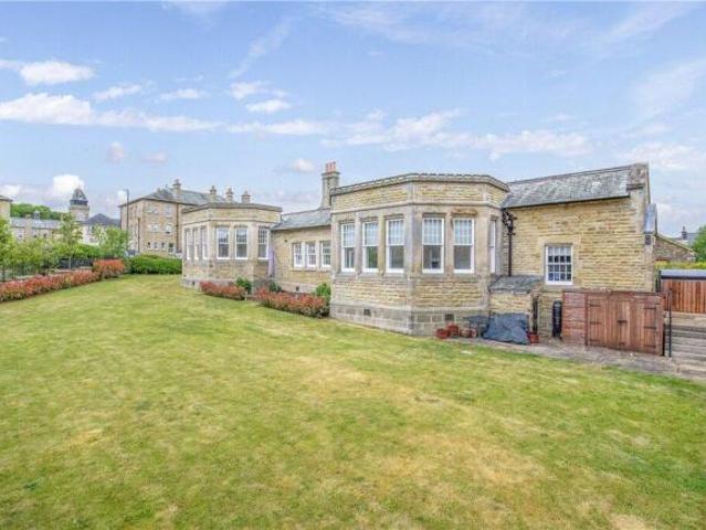 2 bedroom bungalow for sale in Norwood Drive, Menston, Ilkley, West Yorkshire, LS29
