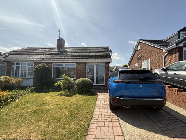 2 bedroom bungalow for sale in North Farm Avenue, Sunderland SR4