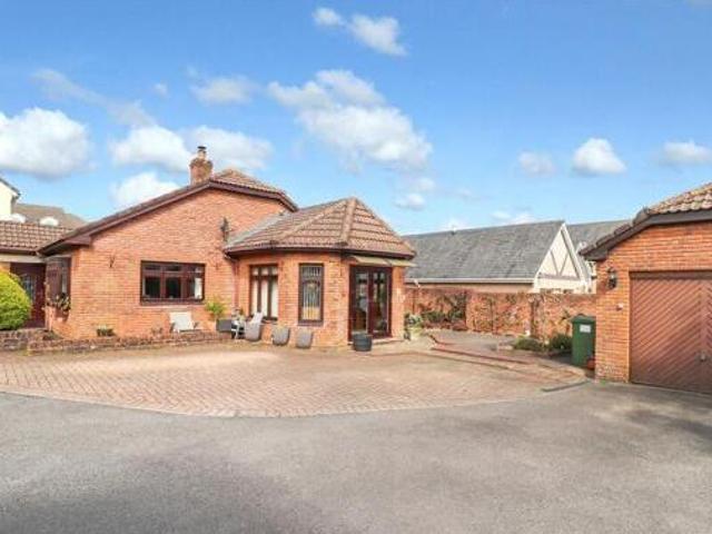 2 Bedroom Bungalow For Sale In Northam, Bideford