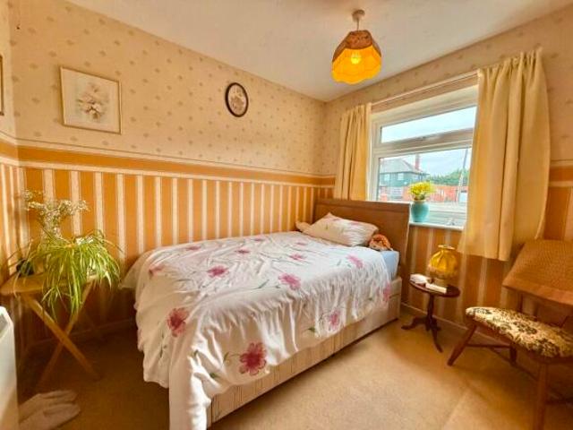 2 bedroom bungalow for sale in Newark Road, North Hykeham, LN6