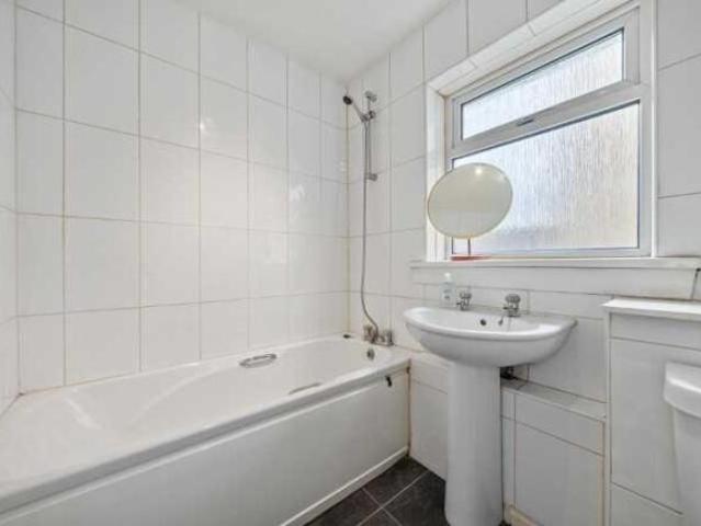 2 bedroom bungalow for sale in Newtongrange Avenue, Glasgow, G32