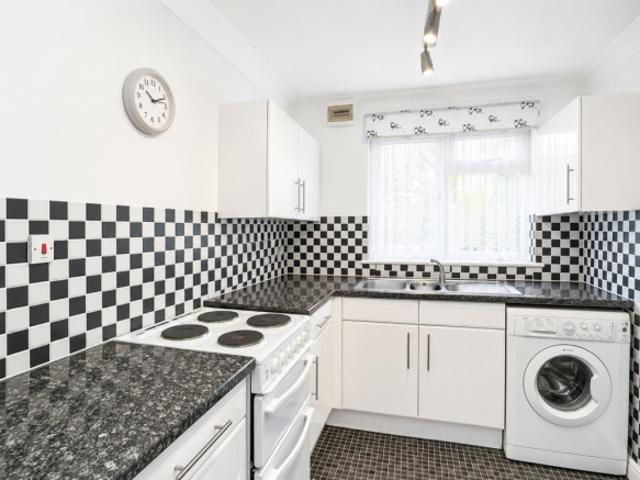 2 bedroom bungalow for sale in Nursery Close, Norwich, NR6