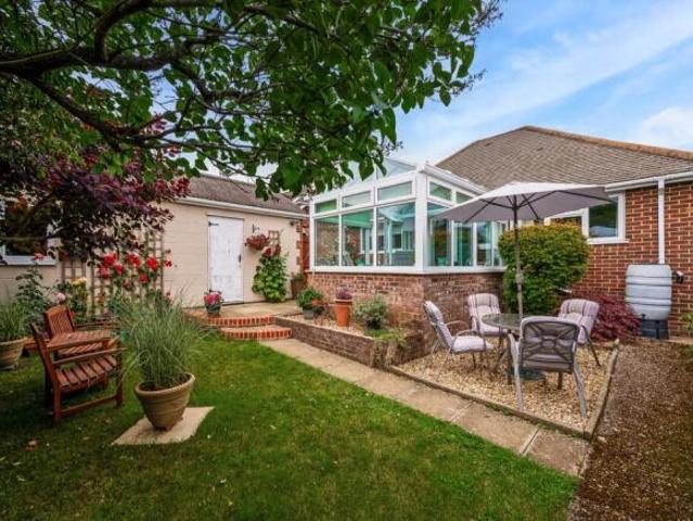 2 bedroom bungalow for sale in Nursling, Southampton, SO16