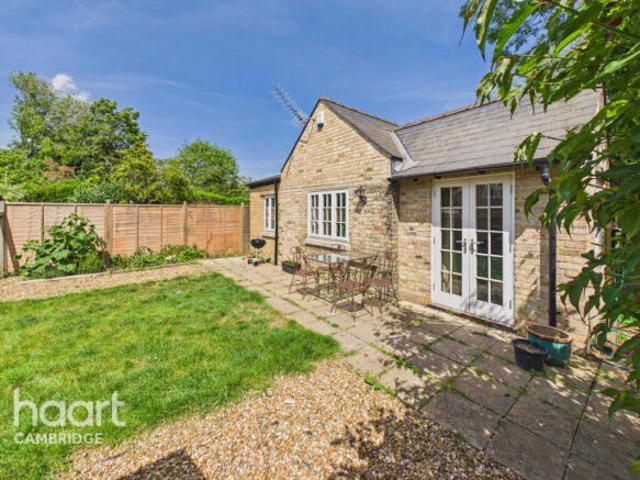 2 bedroom bungalow for sale in Sturton Street, Cambridge, CB1