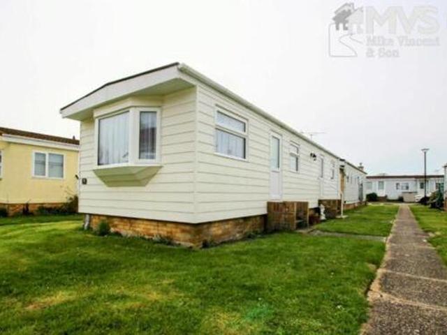 2 Bedroom Bungalow For Sale In St. Osyth Road, Little Clacton