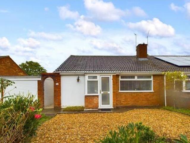 2 Bedroom Bungalow For Sale In St. Neots, Cambridgeshire