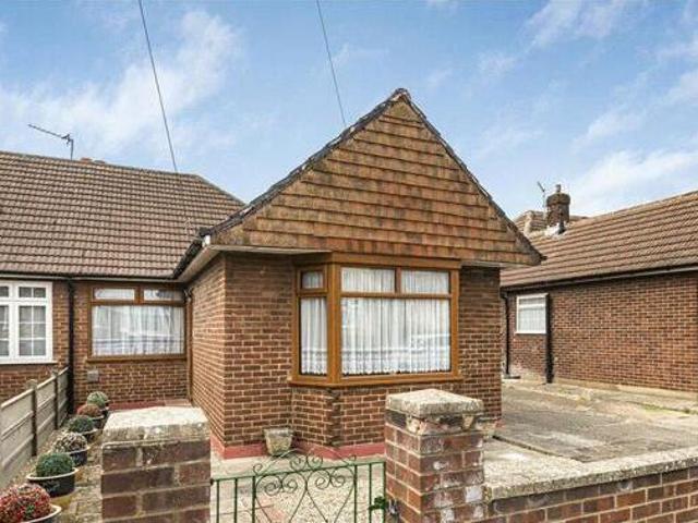 2 Bedroom Bungalow For Sale In Staines upon thames, Surrey