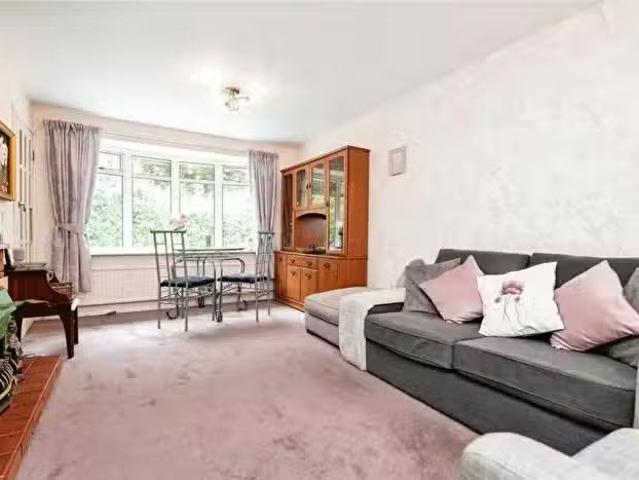 2 Bedroom Bungalow For Sale In Paxford Close, Redditch, Worces.