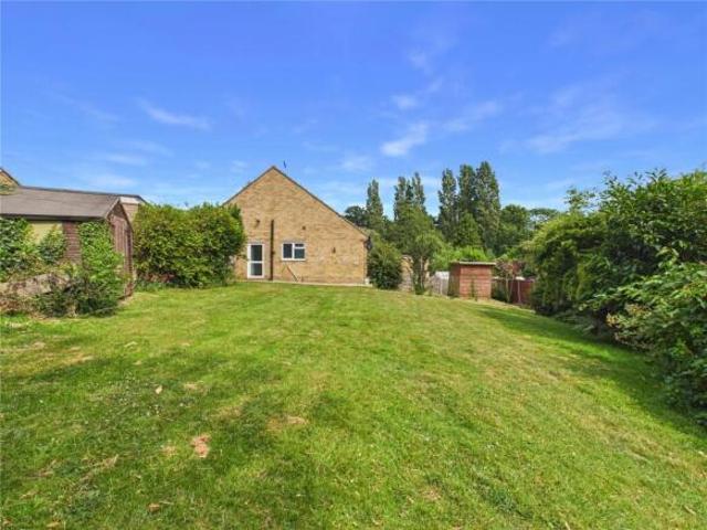 2 bedroom bungalow for sale in Royston Drive, Ipswich, Suffolk, IP2
