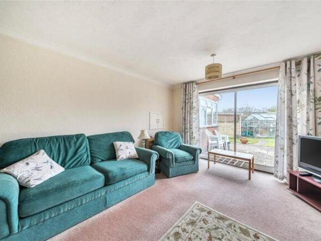 2 bedroom bungalow for sale in Roman Way, Earley, RG6