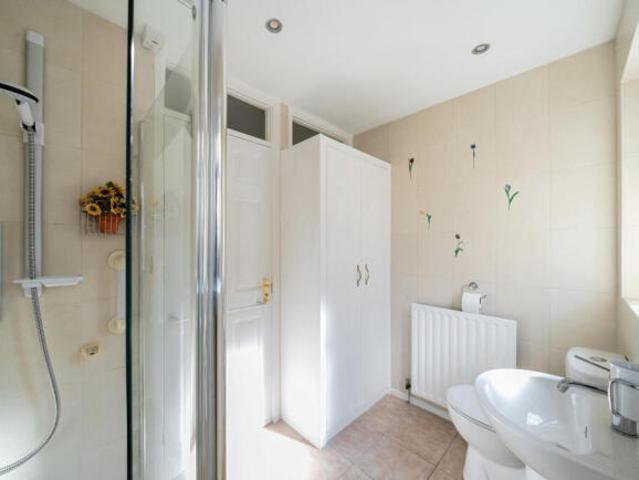 2 bedroom bungalow for sale in Rossett Avenue, Harrogate, North Yorkshire, HG2