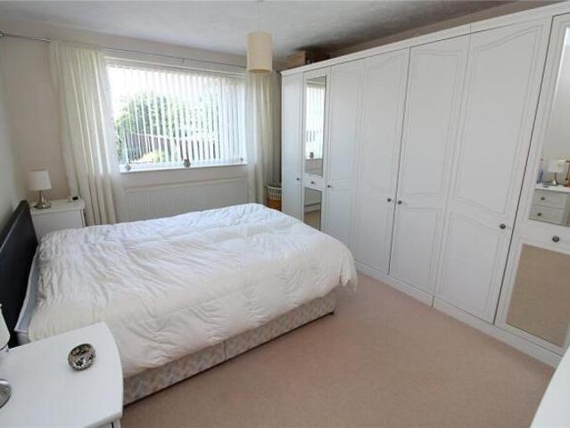 2 bedroom bungalow for sale in Ring Road, Halton, Leeds, West Yorkshire, LS15