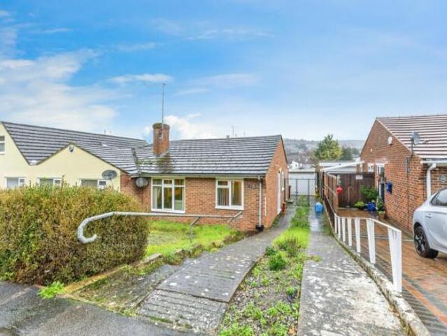 2 bedroom bungalow for sale in Woodhurst Close, Cuxton, Rochester, Kent, ME2