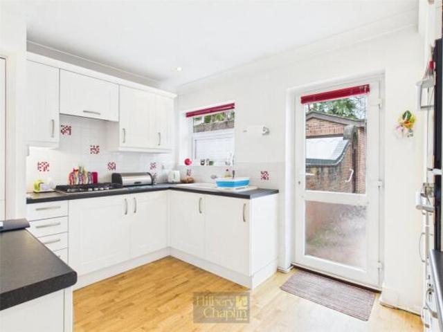 2 bedroom bungalow for sale in Woodland Avenue, Hutton, Brentwood, Essex, CM13