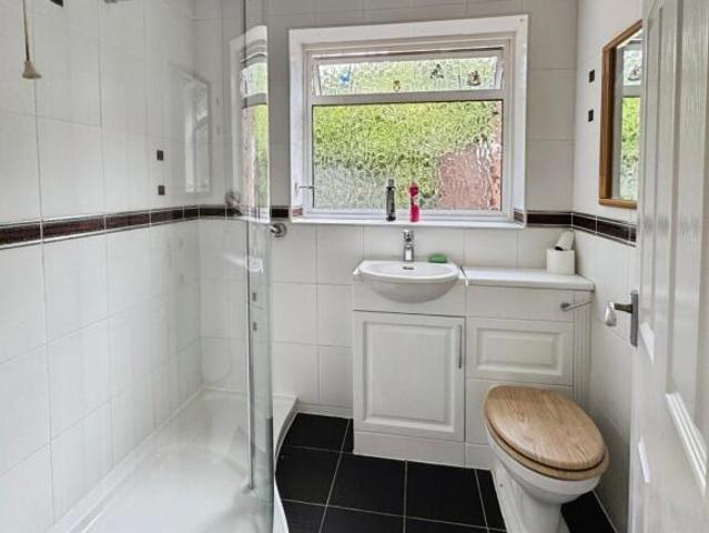 2 bedroom bungalow for sale in Walmer Road, Woodley, Reading, RG5