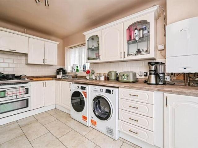 2 bedroom bungalow for sale in Towers Avenue, Maghull, Merseyside, L31