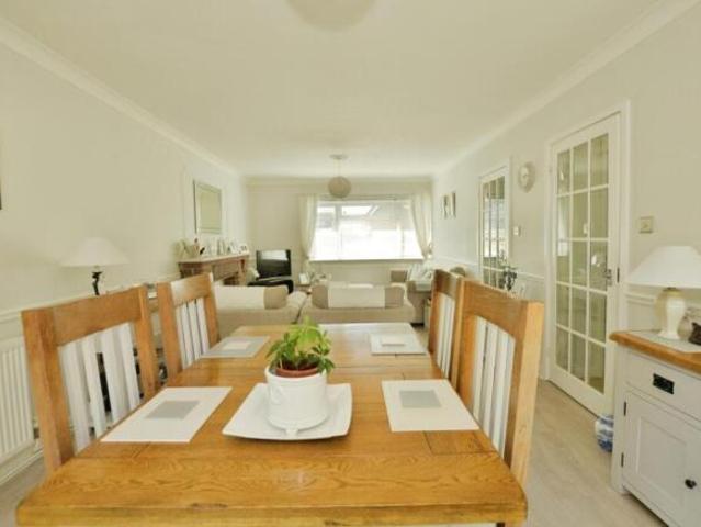 2 bedroom bungalow for sale in Tartane Lane, Dymchurch, Romney Marsh, Kent, TN29