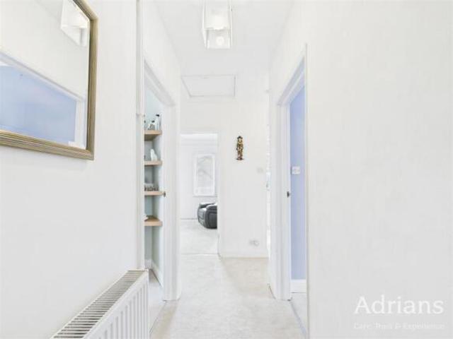 2 bedroom bungalow for sale in The Drive, Chelmsford, CM1 4JS, CM1