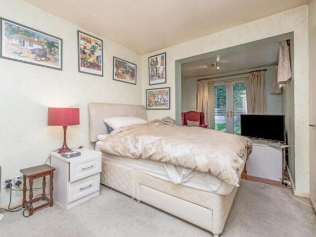 2 bedroom bungalow for sale in Thorndene Way, Westgate Hill, Bradford, BD4