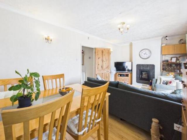 2 bedroom bungalow for sale in Zoons Road, Hucclecote, Gloucester, Gloucestershire, GL3