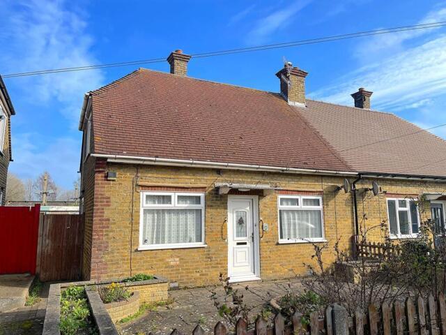 2 Bedroom Bungalow Faversham Kent 100263297
