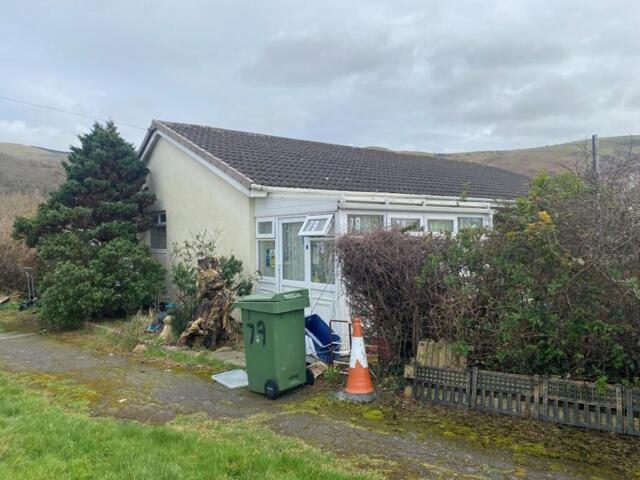 2 Bedroom Bungalow Fairbourne Gwynedd LS100881651