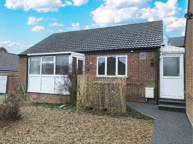 2 Bedroom Bungalow Fakenham Norfolk LS100684831