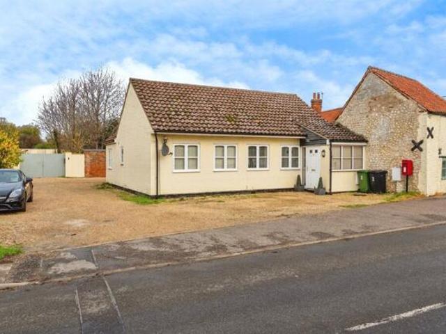 2 Bedroom Bungalow Feltwell Feltwell 98687485