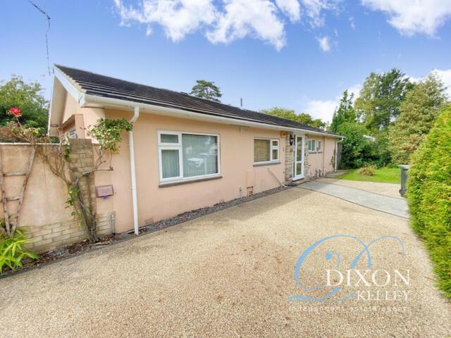 2 Bedroom Bungalow Ferndown Ferndown LS98800842