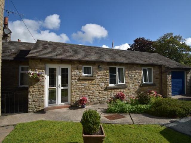 2 Bedroom Bungalow Kettleshulme Derbyshire 100132570