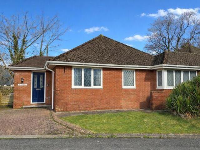 2 Bedroom Bungalow Kilgetty Pembrokeshire 100456551