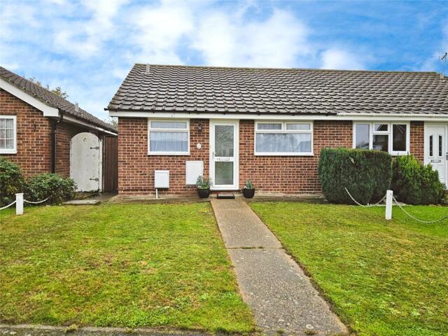 2 Bedroom Bungalow Kirby Cross Essex 100854951