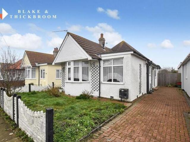 2 Bedroom Bungalow Holland On Sea Essex 100263168