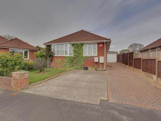 2 Bedroom Bungalow Havant Hampshire 101351829