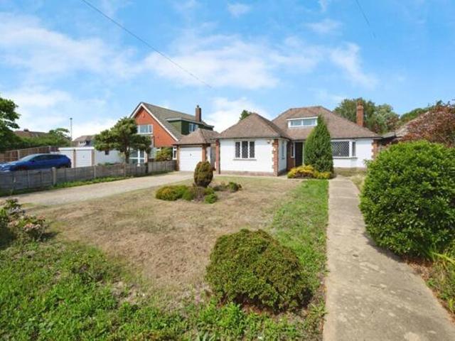 2 Bedroom Bungalow Hayling Island Hampshire 101931502