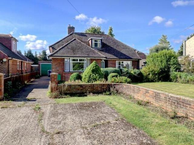 2 Bedroom Bungalow Hazlemere Buckinghamshire HP15 87695774