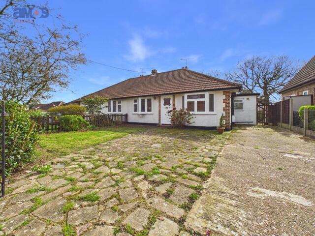 2 Bedroom Bungalow Hadleigh Hadleigh 101351989