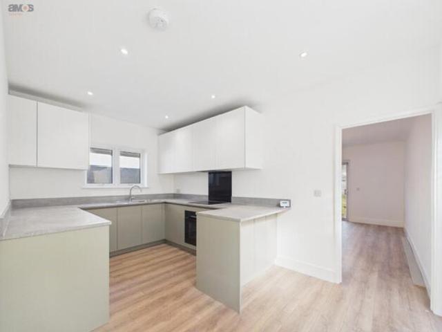 2 Bedroom Bungalow Hadleigh Hadleigh LS100854930