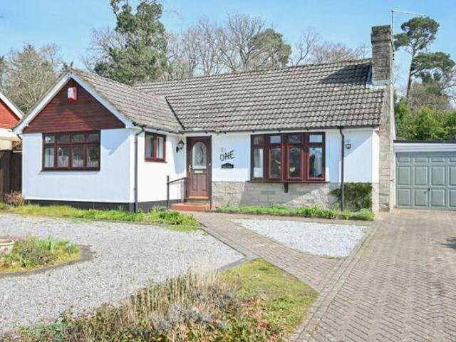 2 Bedroom Bungalow Hampshire Hampshire 101168460