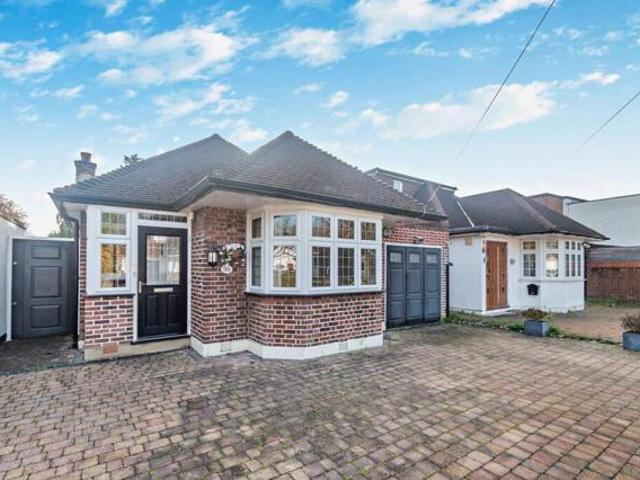 2 Bedroom Bungalow Harrow Great London 100398558