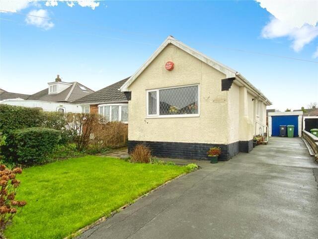 2 Bedroom Bungalow Heckmondwike Kirklees 100024084