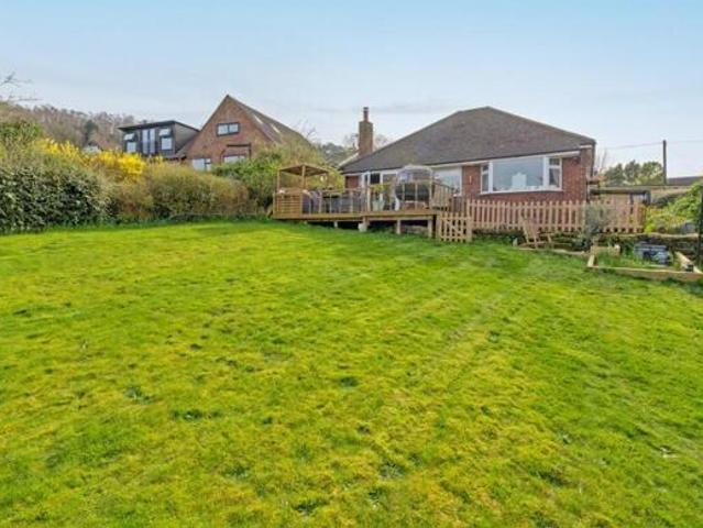 2 Bedroom Bungalow Helsby Cheshire 100733788