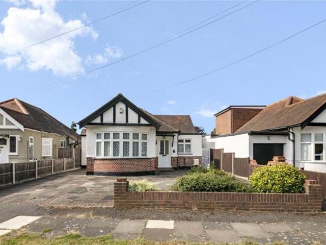 2 Bedroom Bungalow Hillingdon Greater London LS99608393