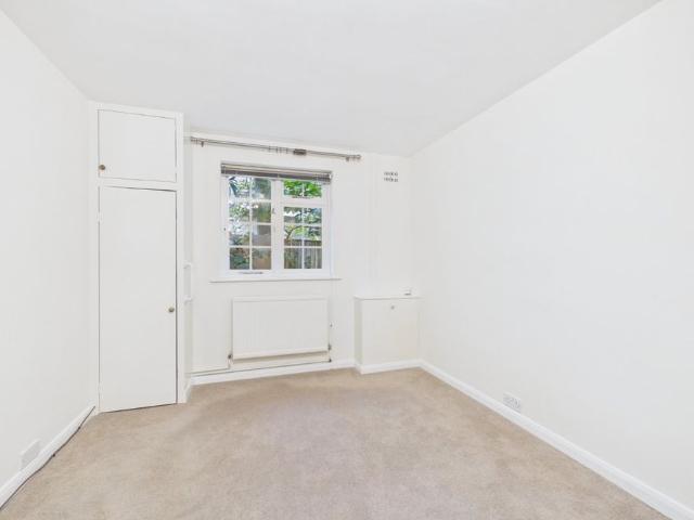 2 bedroom Bungalow in Victoria Hill Road, Fleet