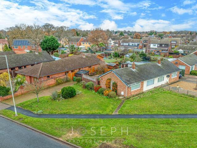 2 Bedroom Bungalow Ipswich Suffolk LS100824987
